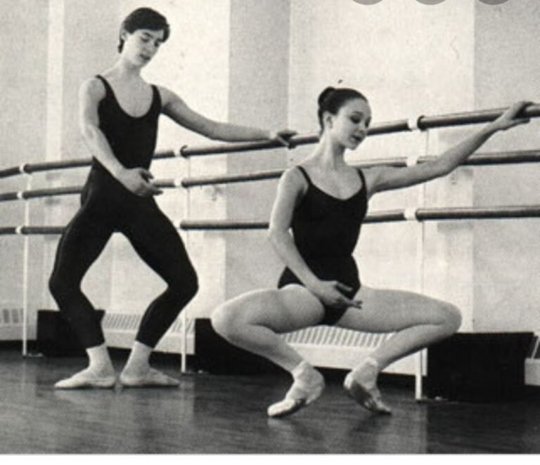 10 Best Ballet Barre Workout Moves To Transform Your Body