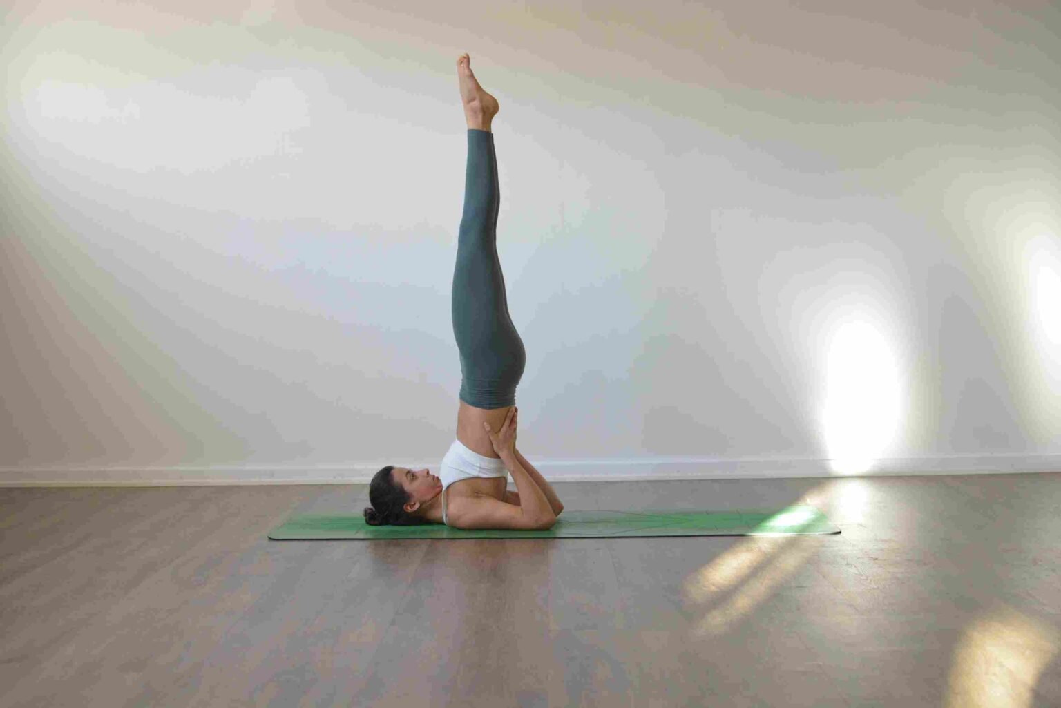 10 Mind-Blowing Acro Yoga Poses: Embrace Connection